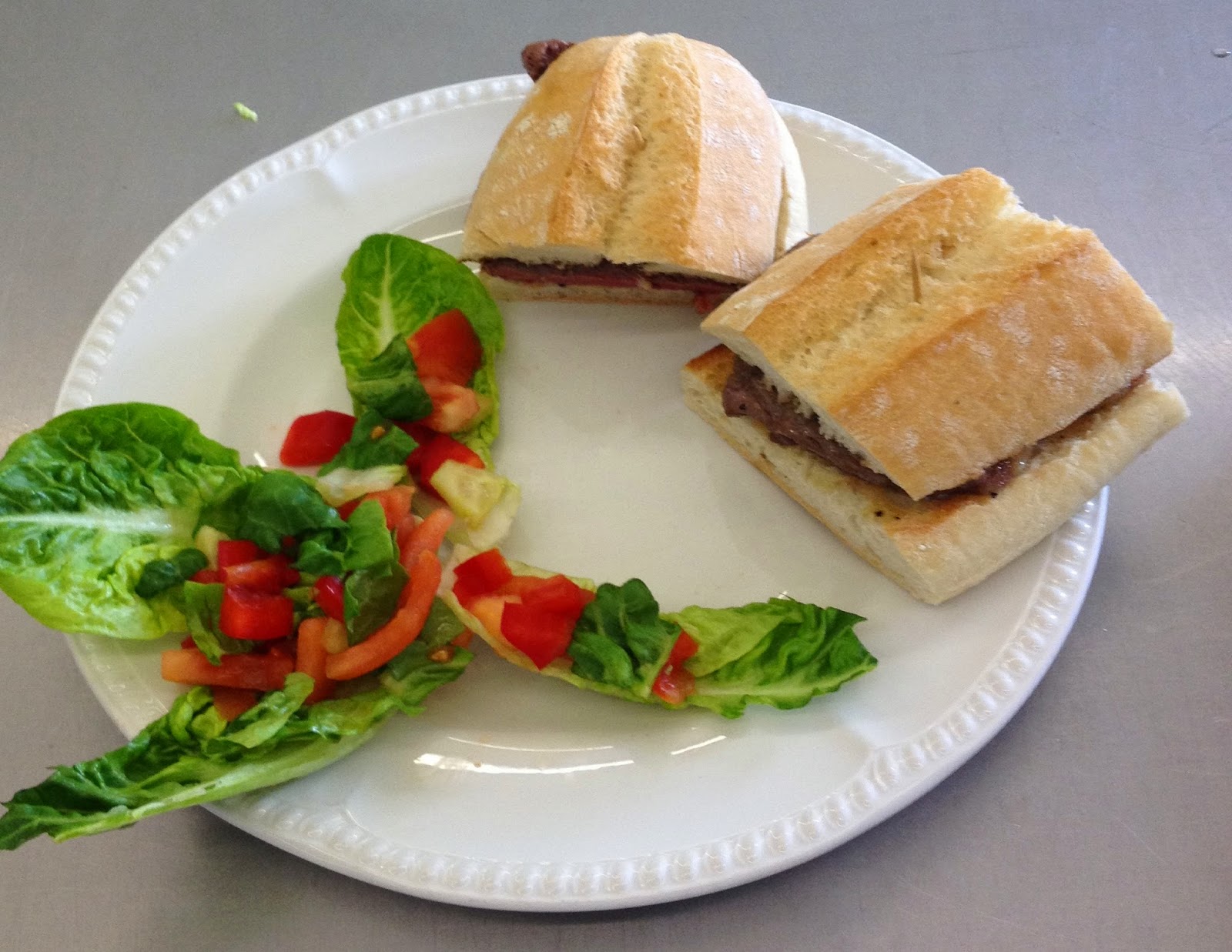 How to make a Bookmaker sandwich with a small salad